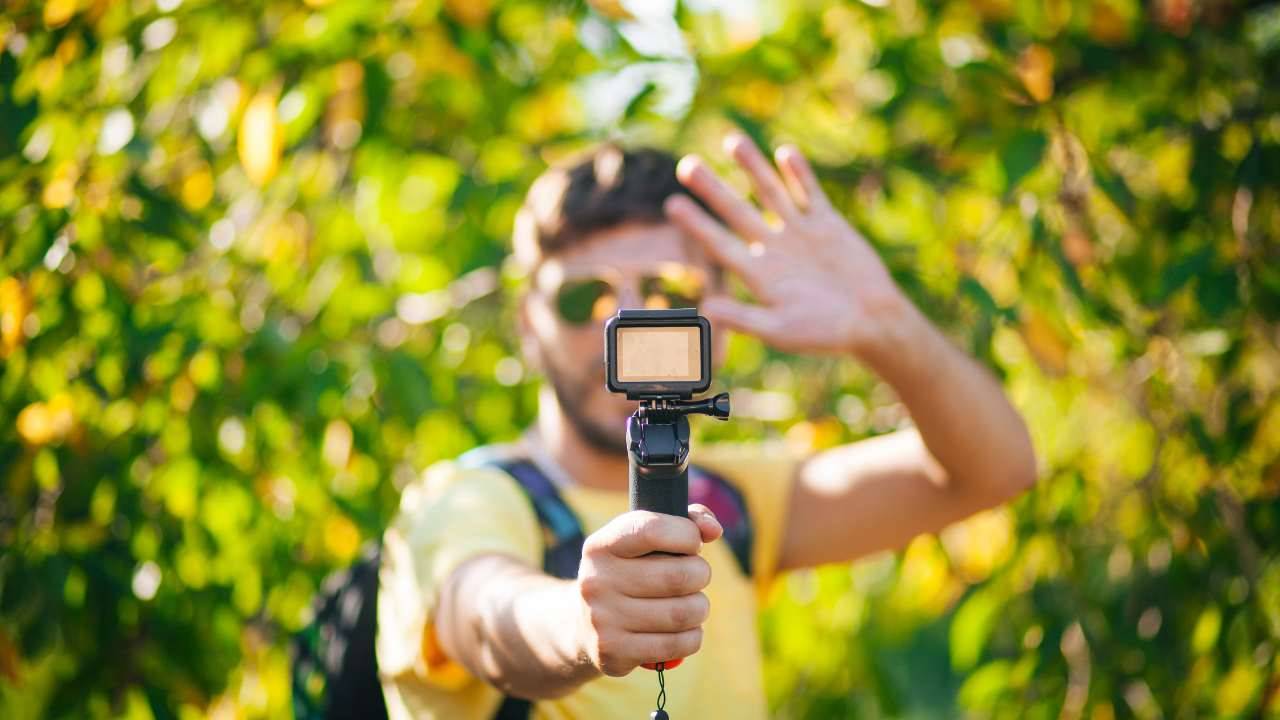 Vlogging in India - Choose Mirrorless or Action Camera? mapunseen